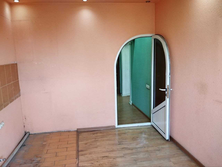 м.Новза Мечеть 2-комнатная 6/9 65 м² отд.вход чистая с обстановкой