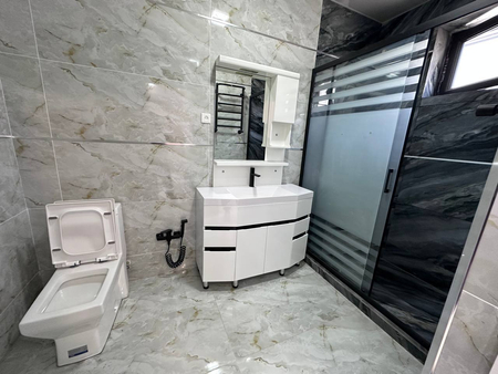 Yunsobod shahiristaskida katej sotiladi 1.6 sutu 260000$min