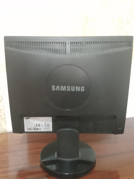 Monitor Samsung 743NX-17 Made in Malaysia