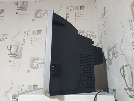LG телевизор сотилади