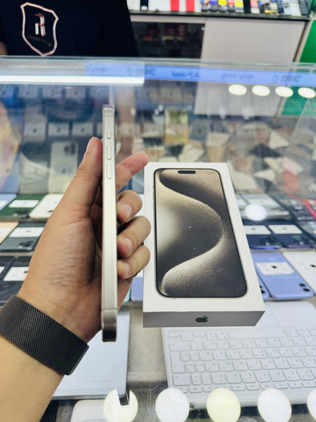 iPhone 15 Pro Max 256 gb amerika 6 sikl