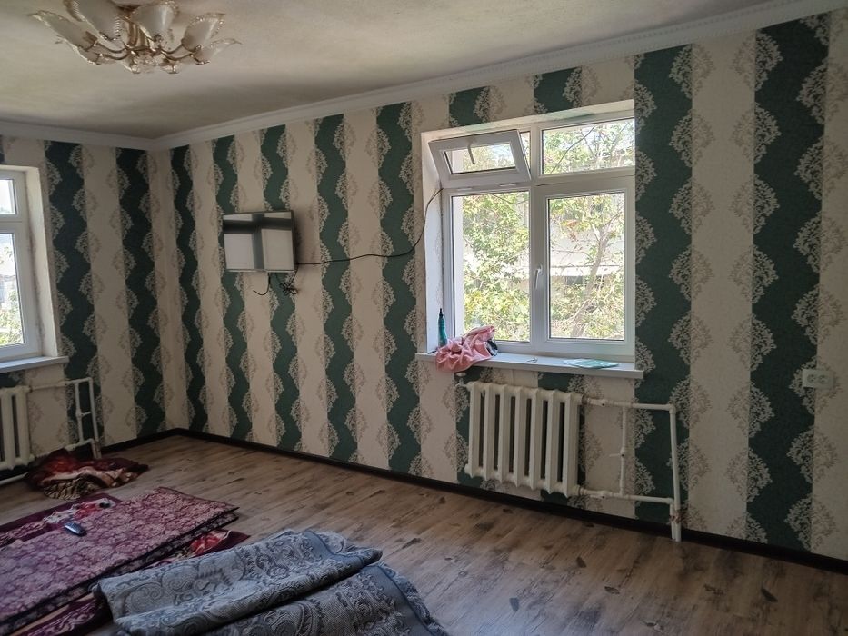 Продается квартира на авиасозлар 4 кв 1/4/4