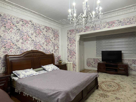 (К128998) Продается 3-х комнатная квартира в Мирабадском районе.