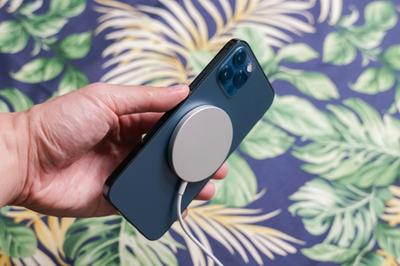 Iphone 12 pro LLA karopka