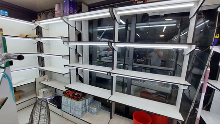 oz magaziningiz uchun polkalar sotiladi srochni 
tel nomer 97 759 5