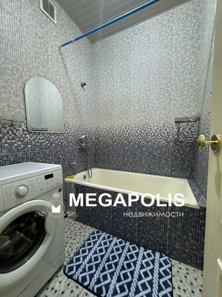 ‘ 6 квартал 2в3/1/4 Балкон 1.5х3 Продам квартиру