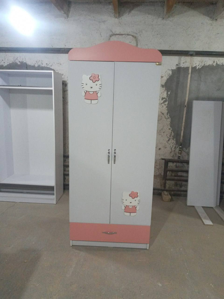 Detskiy kravat shkafla sehdan primoy