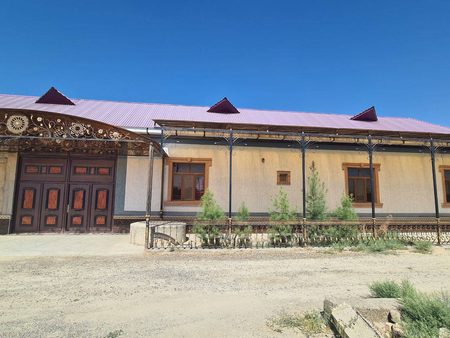 Uy sotiladi yaxshi uy