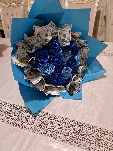 Buket svetliy gullar