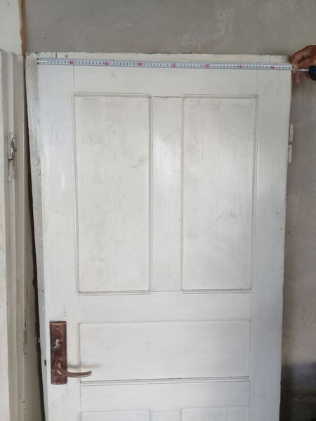 Eshiklar sotiladi