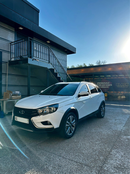 Продаётся Lada Vesta sw cross 1.6
