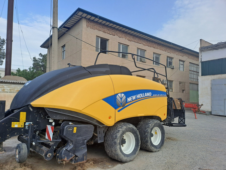 2020 yil New Holland T7.200. касилка, Пресподборшик бирга сотилади.