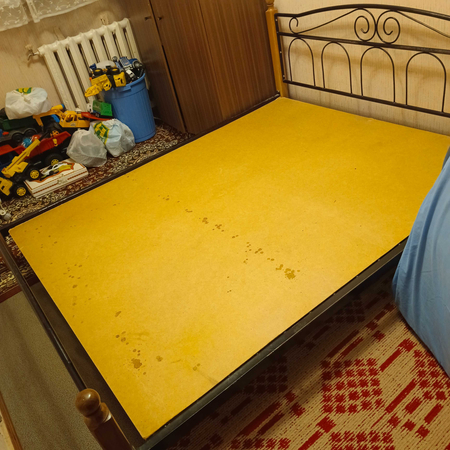 Кровать в спальню