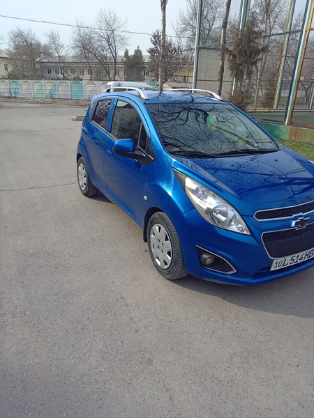 Автомобиль спарк