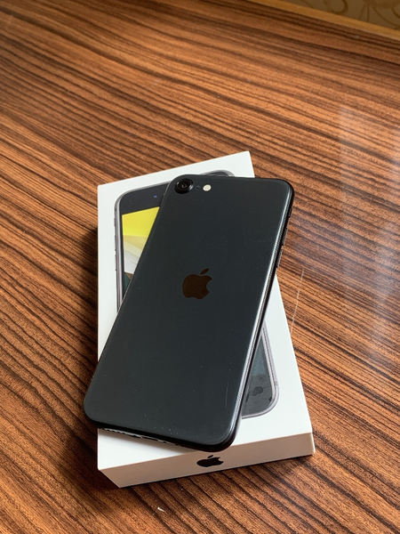iPhone SE second generation 2022 yil, 4/64 Gb Black-qora