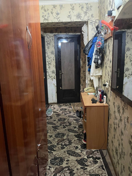 .Продам 2комнатную 1этаж разделный 23квартале Чиланзара Фархадский баз