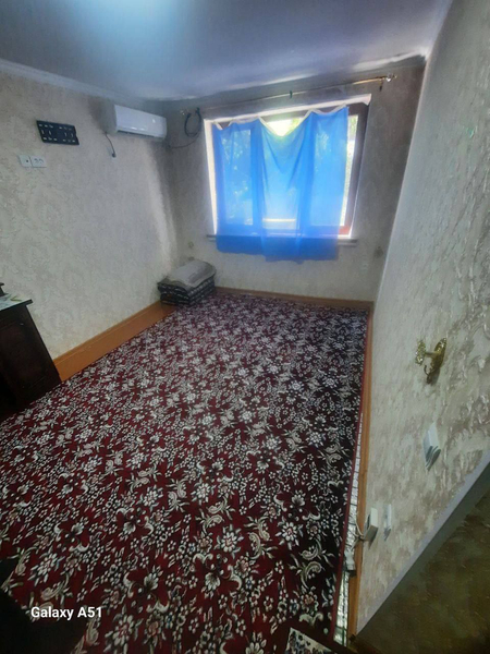 Uy sotiladi sroshna Shota Rustaveli 2 etak arenter 51-maktab