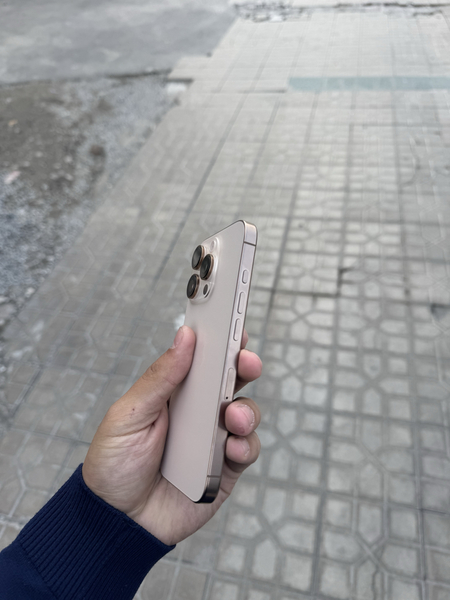 Iphone 16 pro с гарантией