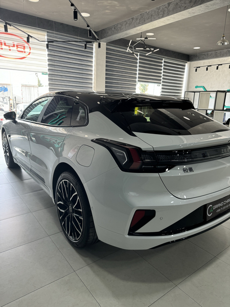 Zeekr 001 You Z-sport full sotuvda tayyor