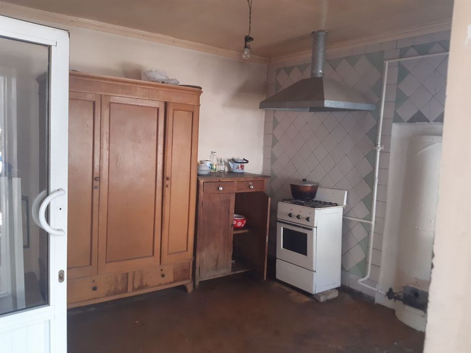 Жилой ДОМ общ. площадь 260м²  4 комнаты (большой огород]