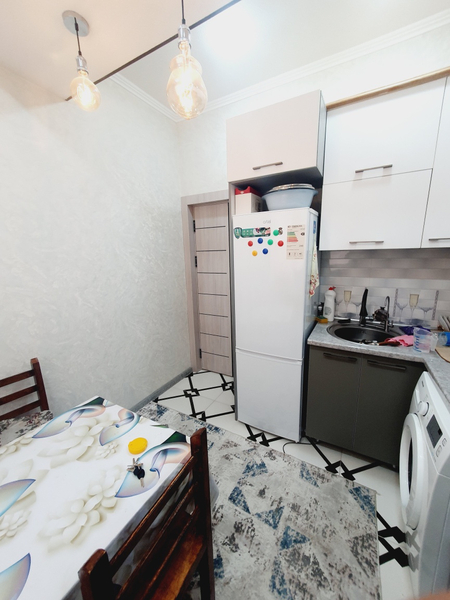 2 xonalik kvartira sotiladi 80 m² srochna