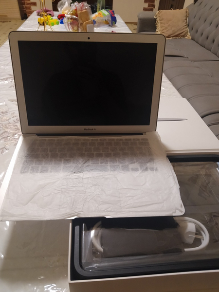 Mac book Air core i5. 14. Holati yangide ideal, 3-4marta iwlangan