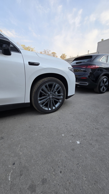 Leapmotor C16. KIA karnival va BYD Tang o\\\'rniga. Perechislenyabor.
