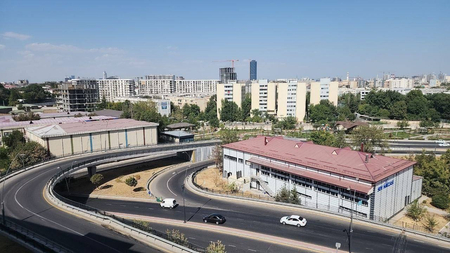 Аринда Квартера Кизларга БезМаклер (11)