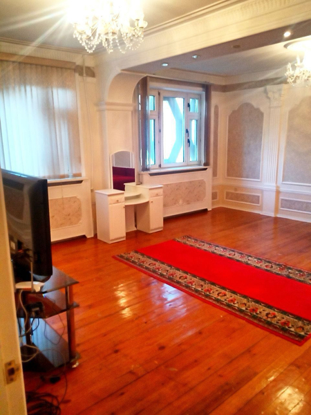 Продам квартиру в метро Ойбек