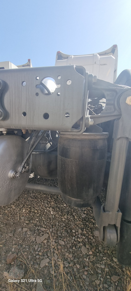 Howo-T7H 6x4 CNG E5