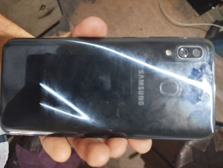 Samsung galaxy A30 sotiladi