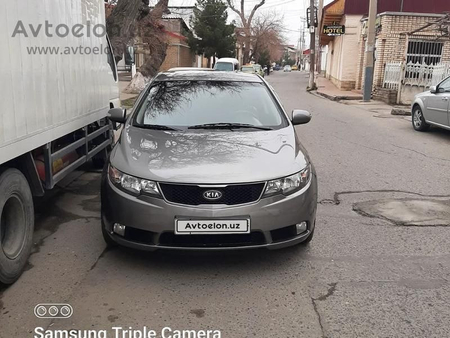Kia forte 2008 yili srochna sotiladi