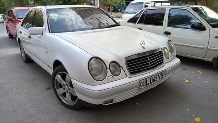 Mercedes Benz e200