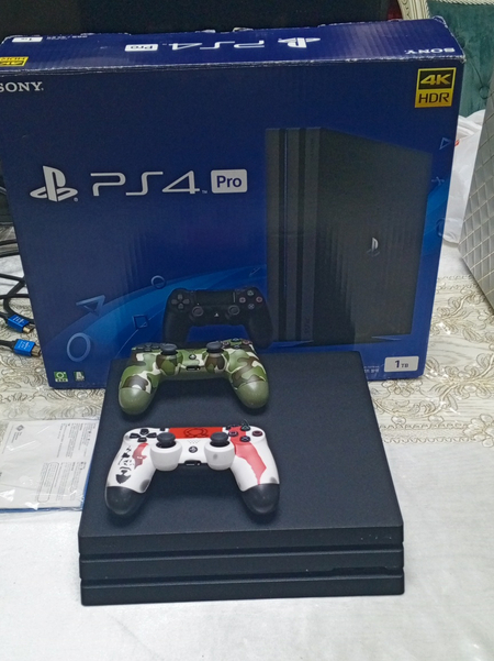 Playstation 4 slim ideal xolatda