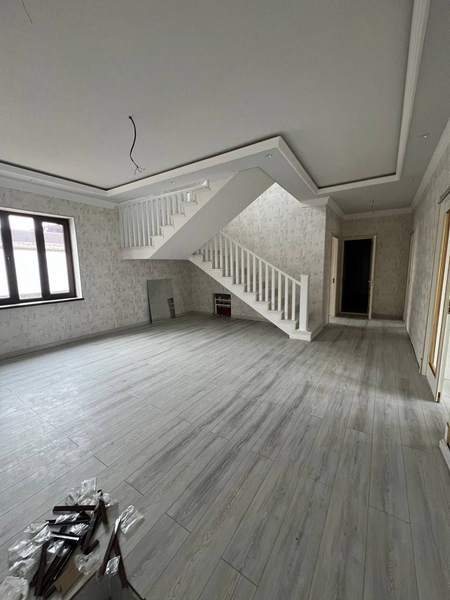 .Продам участка 3сотих абсолютно новый евроремонт 8комнат 2этажка 165$