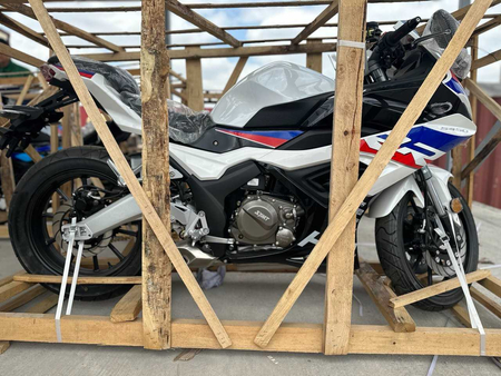 Moto sotiladi. Sportbayk BMW replica 450 talik ABS bor.