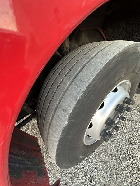 scania tigach sotiladi, matori yoq
