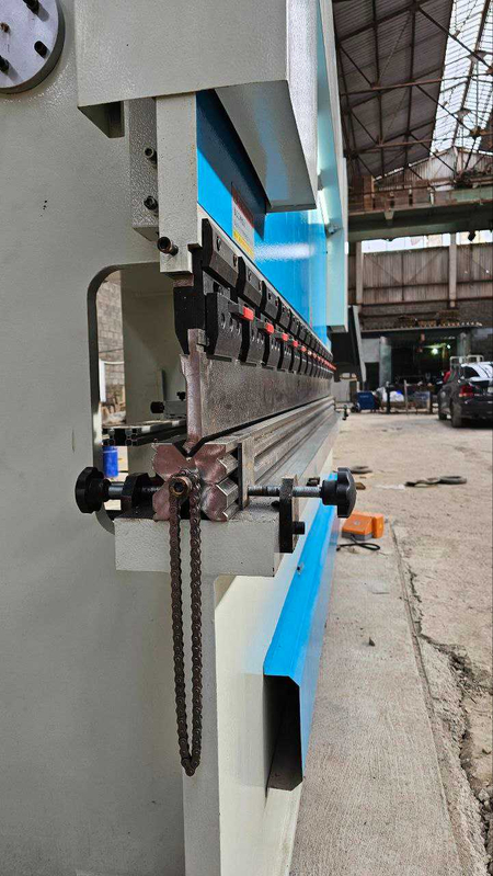 Листогиб Umprotech HBM 125/3200C