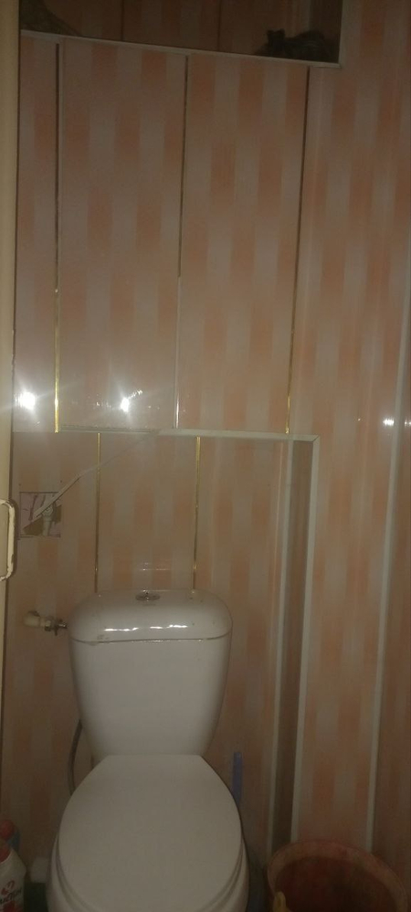 Қарши шаҳр 6 м/рдан 3 хонали 4 этажда жойлашган уй сотилади