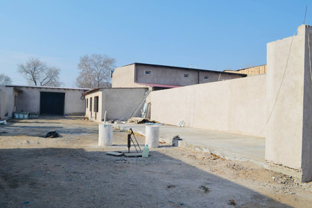 Manzil: Toshkent viloyati, BEKABOD shahar markazi Yo'l bo'yida Dehqon