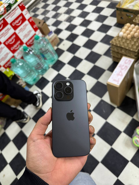 iPhone 15 pro 256gb