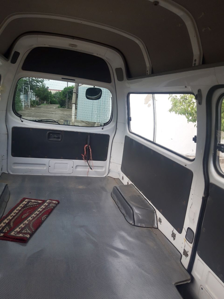 Nissan carawan 2004