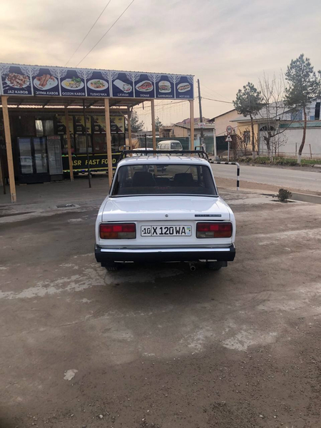 Vaz 2107 gaz-benzin