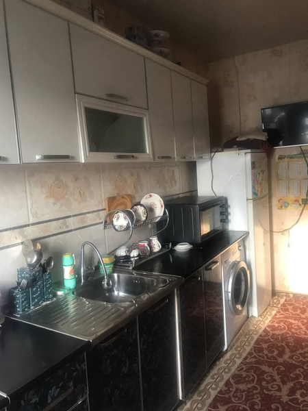 .Алгоритм 3хона 75м2 хороший ремонт балкон 1х7метр санузел раздельный.