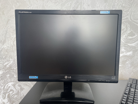 LG E1948 Super Slim