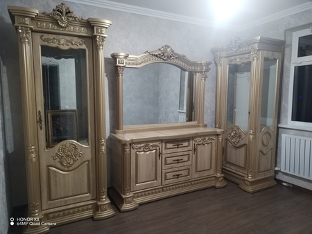 Стенка сотилади янги!