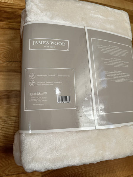 Новое плюшевое одеяло James Wood