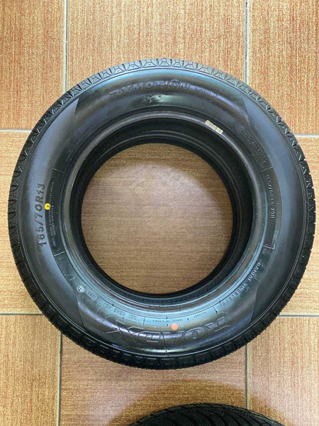 Продаётся авто шины ROADX 165/70R13 RXMOTION H01