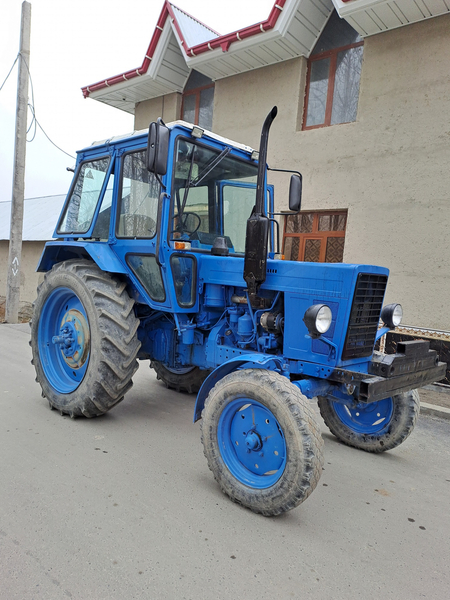 Traktor MTZ 80 sotiladi