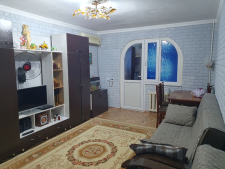 Продаётся 3-комн. кв-ра, балкон 2х6, кирпич